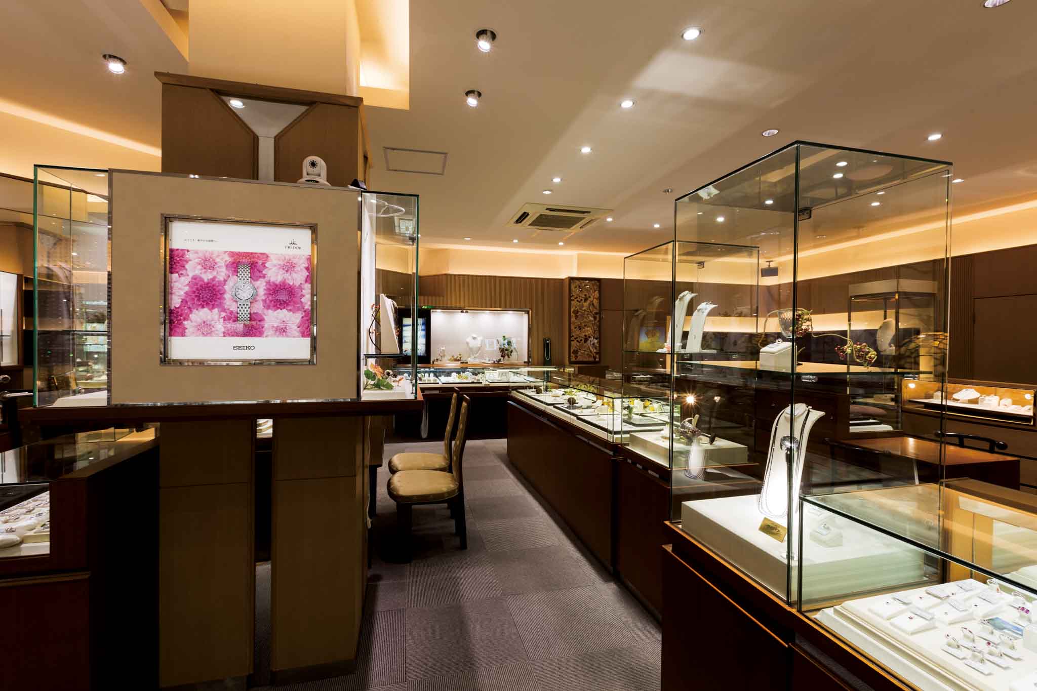 店舗案内 - 香川県丸亀市のブランド時計・ジュエリー正規販売店OKADA ( 岡田時計店 )